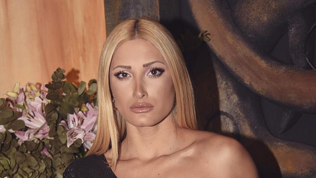 Σκέτη “κόλαση” η Ιωάννα Τούνη με το μαύρο μπικίνι της - PatrisNews ...